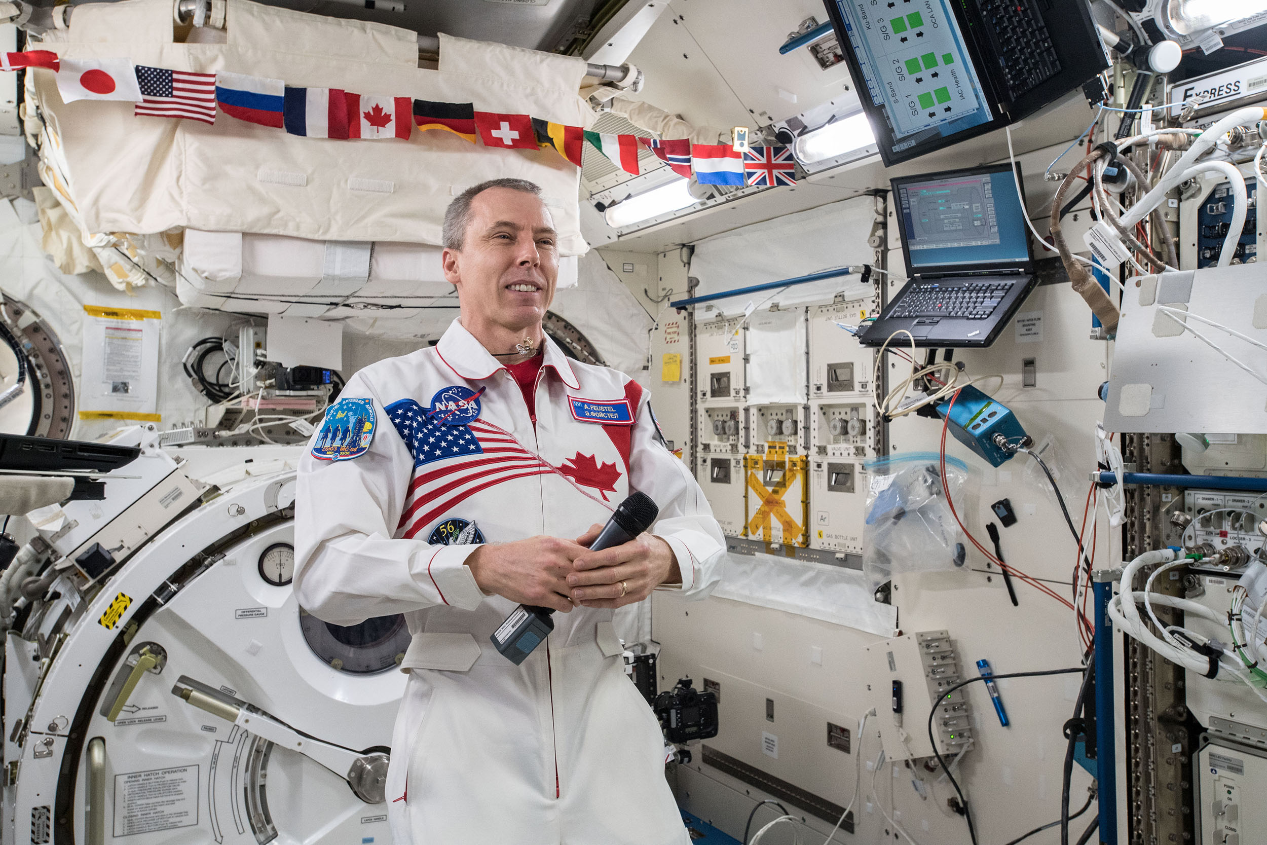 Ground control to Commander Feustel | Canadian Geographic