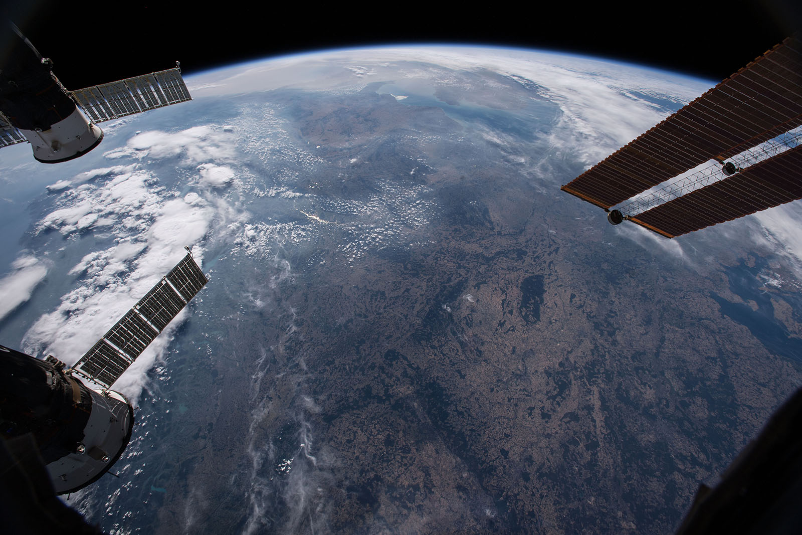 Ground control to Commander Feustel | Canadian Geographic