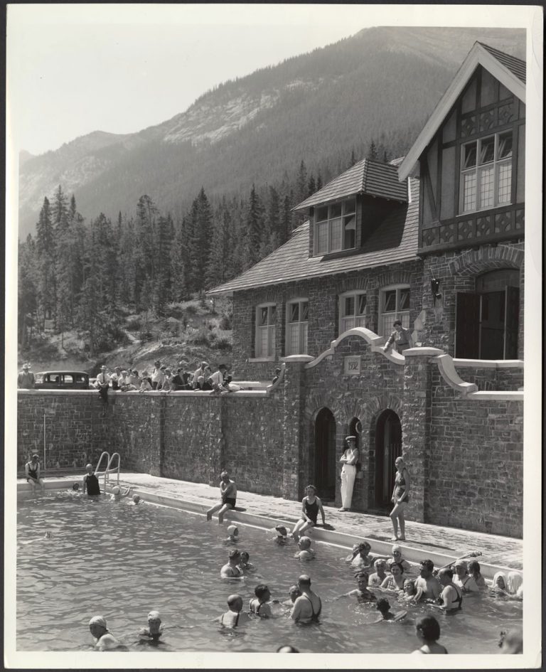 11 historic photos of early tourism in Banff National Park | Canadian ...