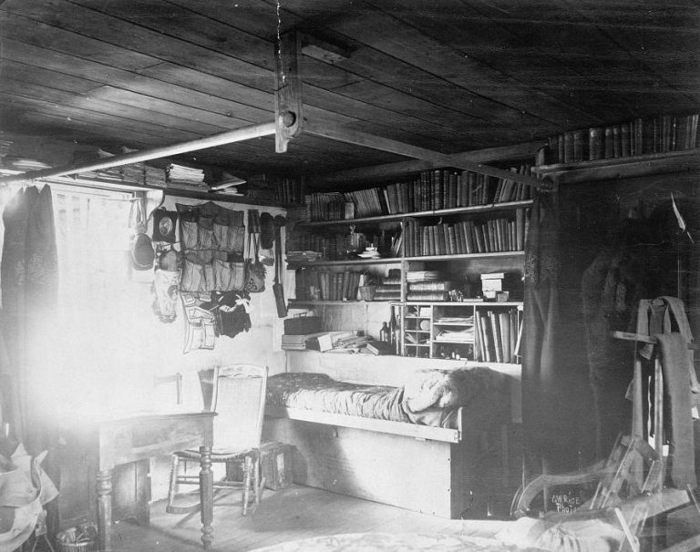 Virtually exploring Fort Conger | Canadian Geographic