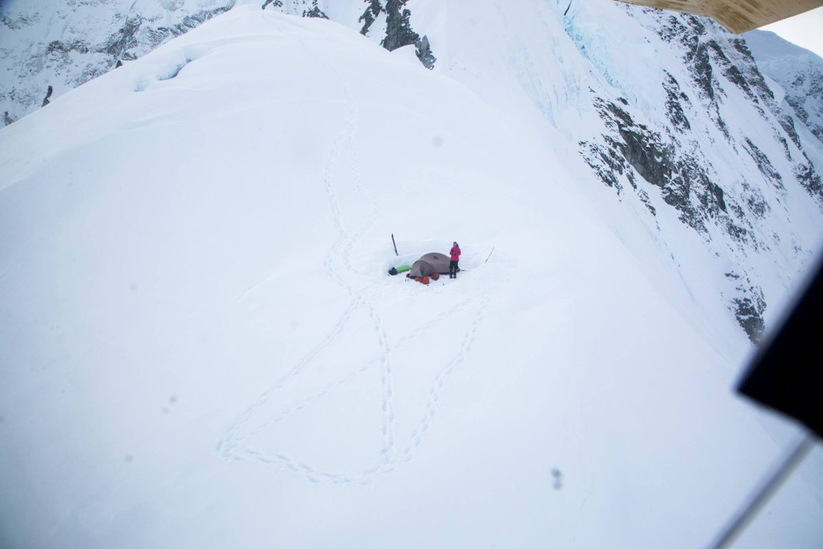 Earthquakes strand climber near summit of Mount Logan | Canadian Geographic