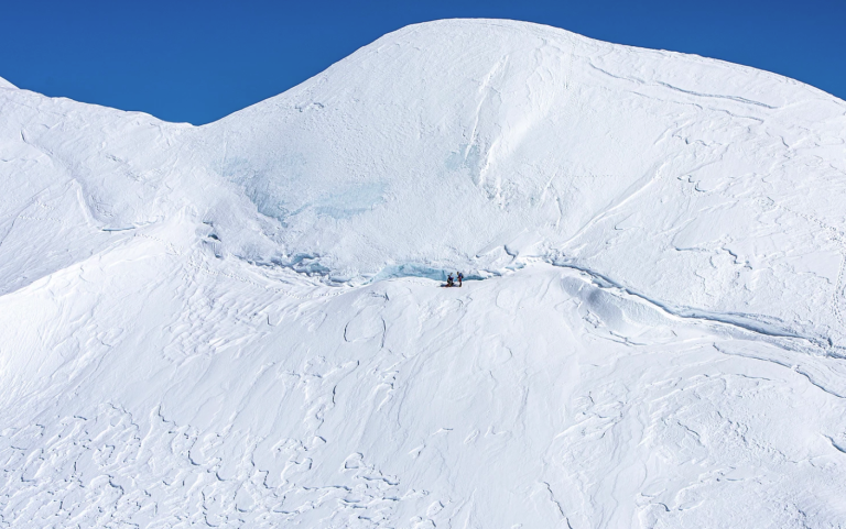 First all-women team makes successful summit of Mount Lucania ...