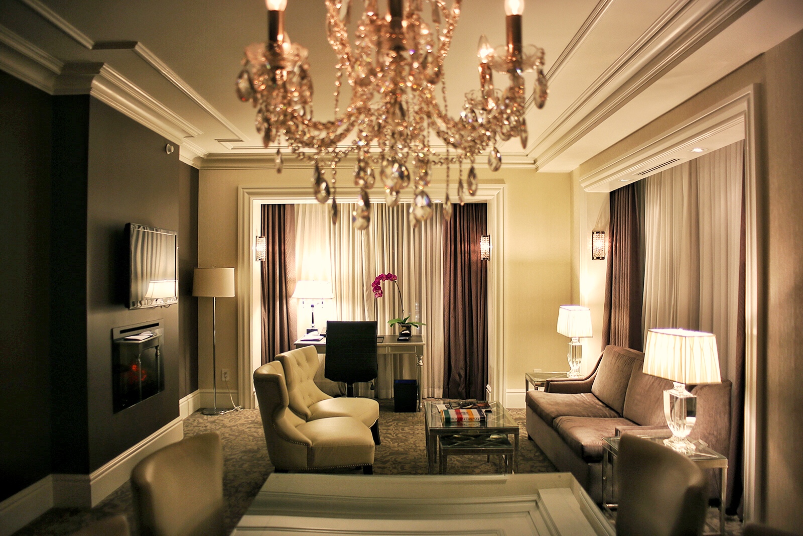Inside the St. Regis Toronto, downtown‘s most luxurious hotel ...