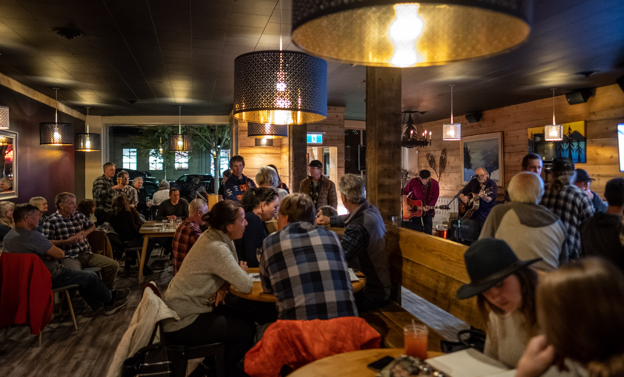 The Josie Hotel, a cozy base for super skiing in Rossland, B.C ...