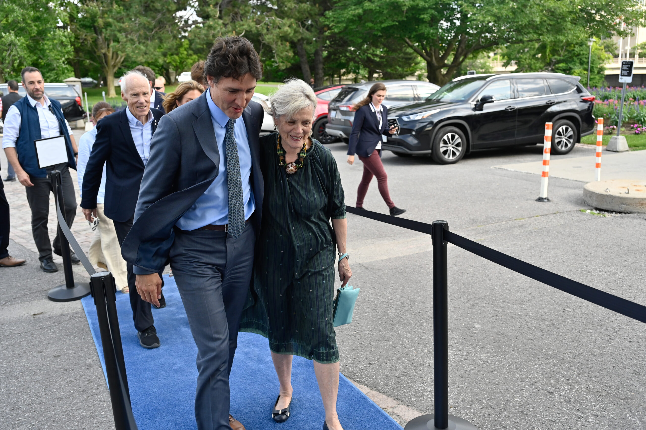 “Mentorship is magical:” James Cameron, Joe MacInnis celebrate ...