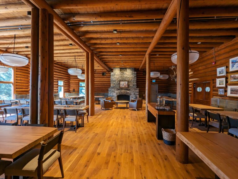 Lodge at Bow Lake: A cozy retreat among the peaks | Canadian Geographic