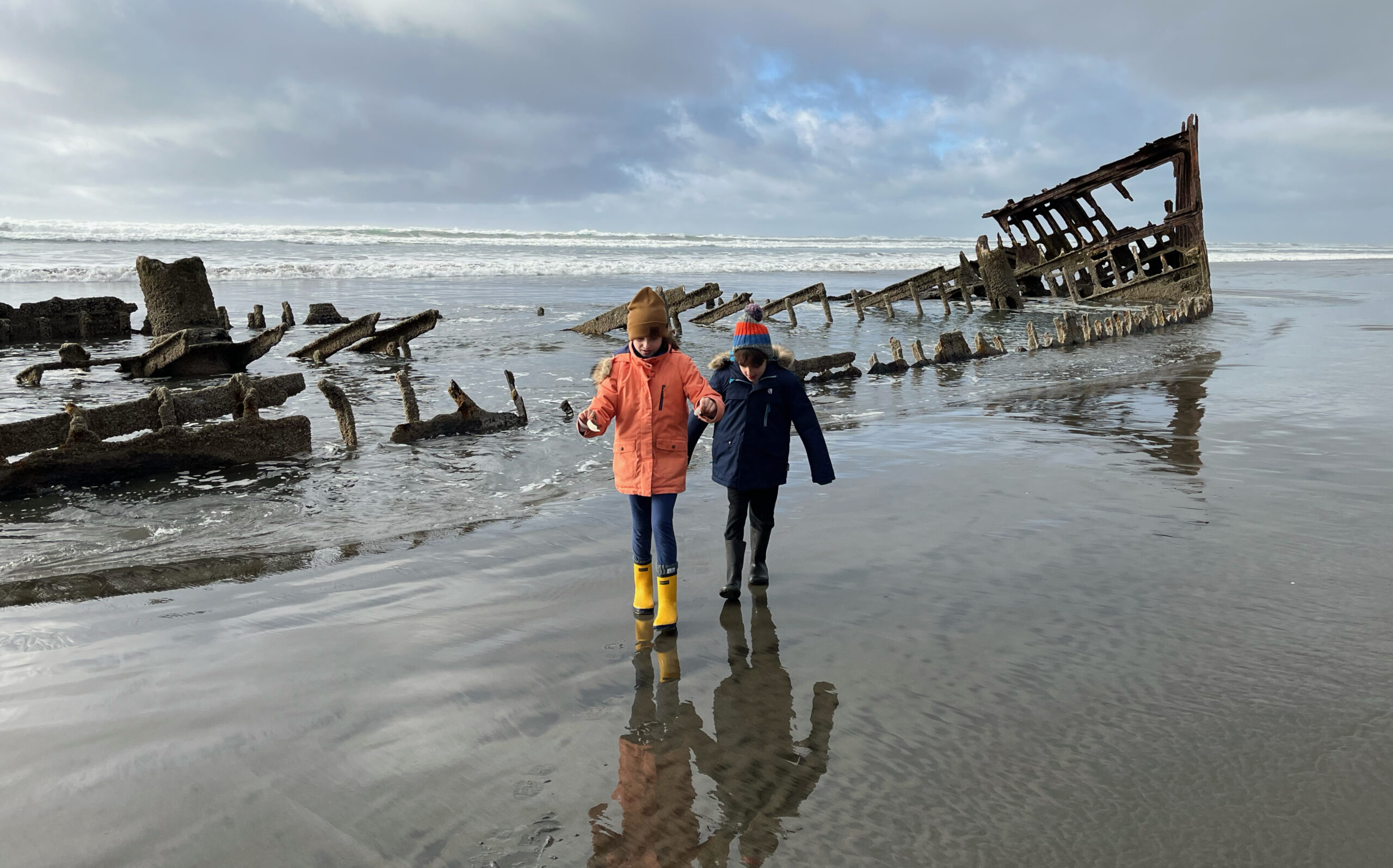 Chasing storms and shipwrecks on the Oregon Coast | Canadian Geographic