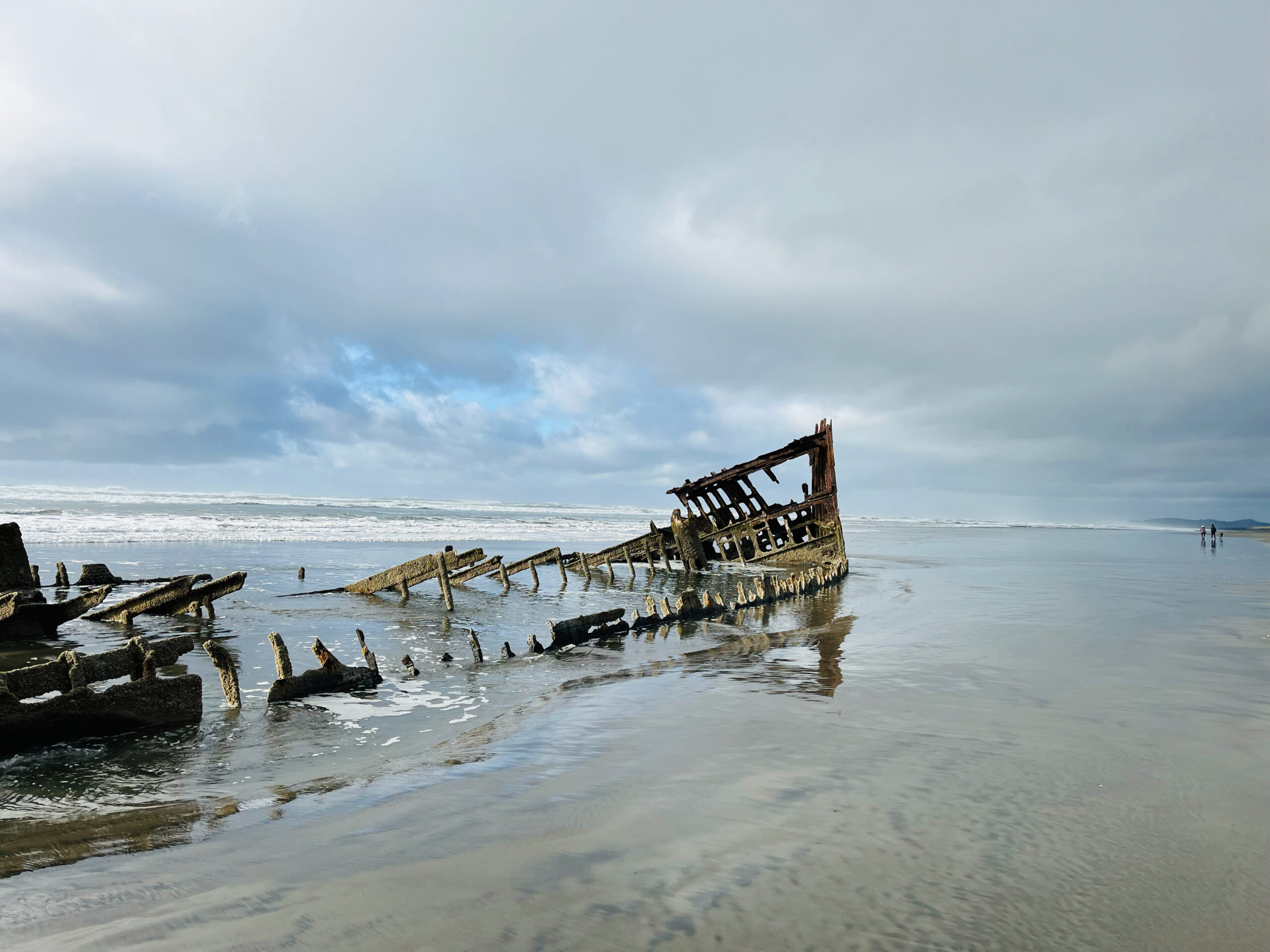 Chasing storms and shipwrecks on the Oregon Coast | Canadian Geographic