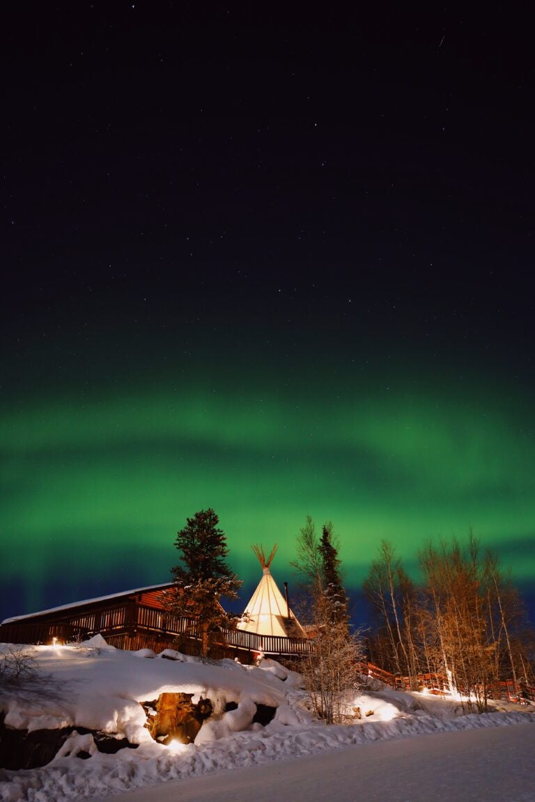 Chasing auroras in Yellowknife | Canadian Geographic