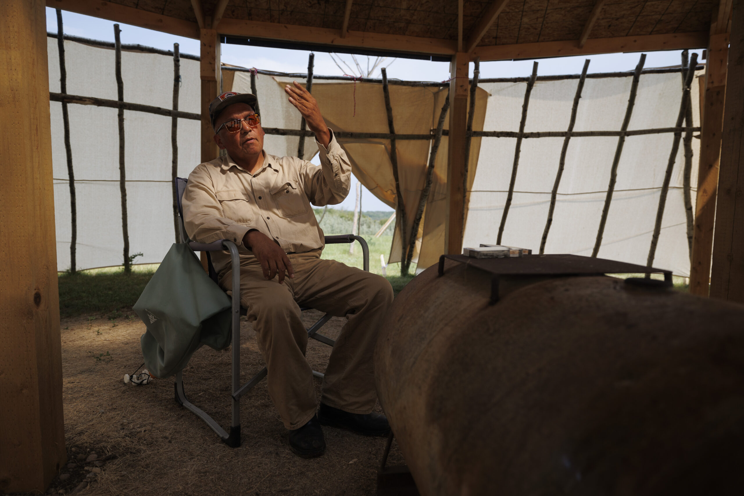 Hand talk: Reclaiming Plains Indian Sign Language | Canadian Geographic