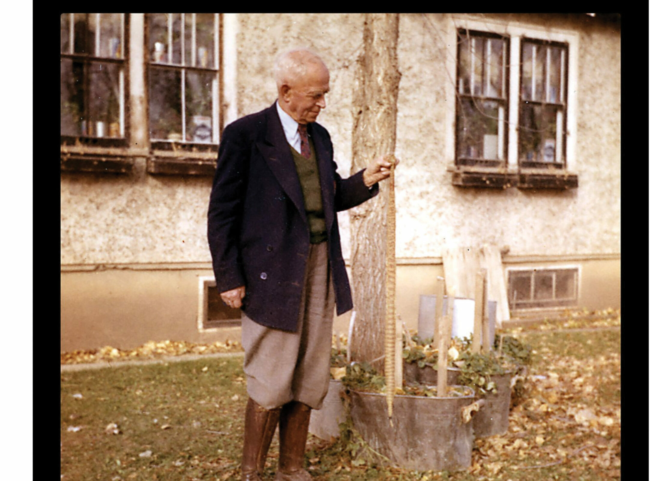 Death rattle: a B.C. priest’s war on rattlesnakes | Canadian Geographic